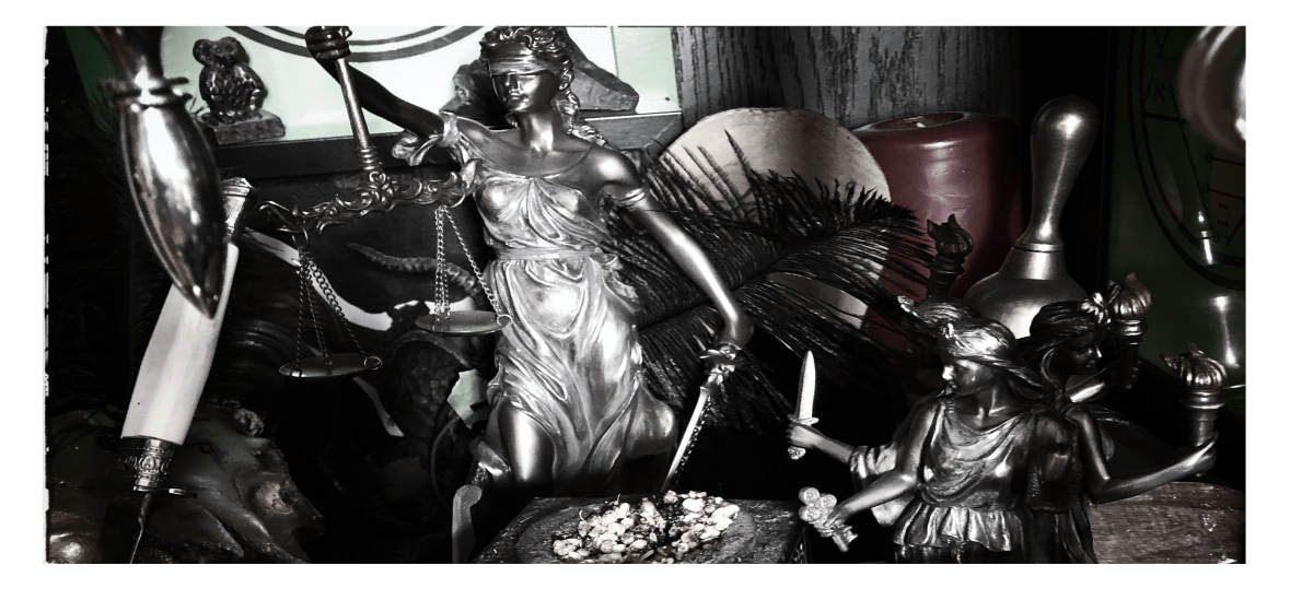 The Strange Quirk of the Fortune Teller – The Western Gate